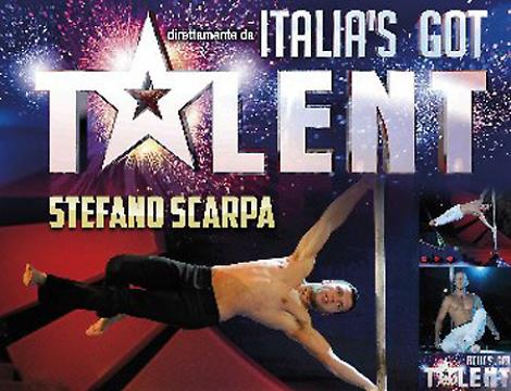 La bandiera umana Stefano Scarpa - La Provincia