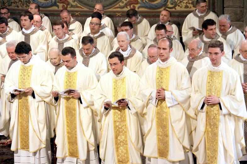 Ordinati cinque nuovi sacerdoti - La Provincia